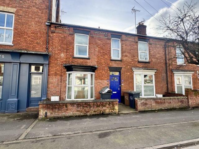 5 bedroom terraced house for sale