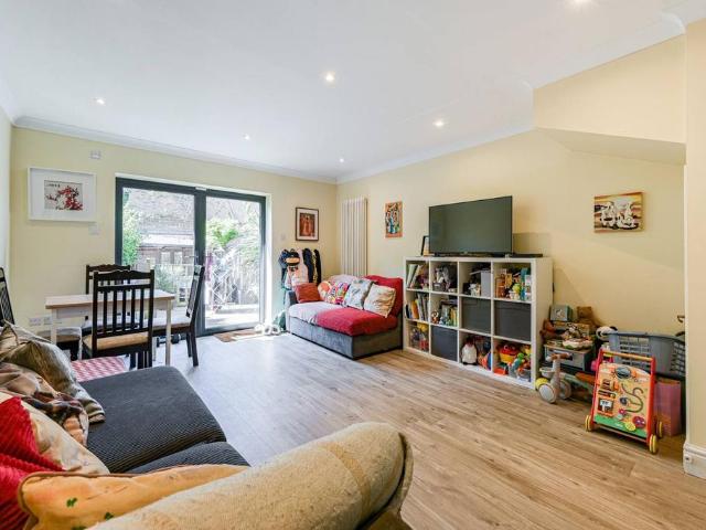 5 bedroom terraced house for sale