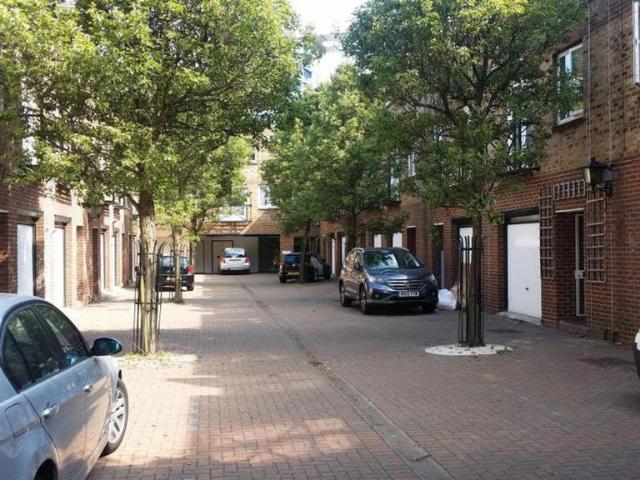 5 bedroom terraced house for sale