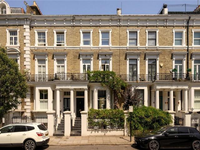 5 bedroom terraced house for sale