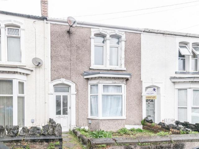 5 bedroom terraced house for sale