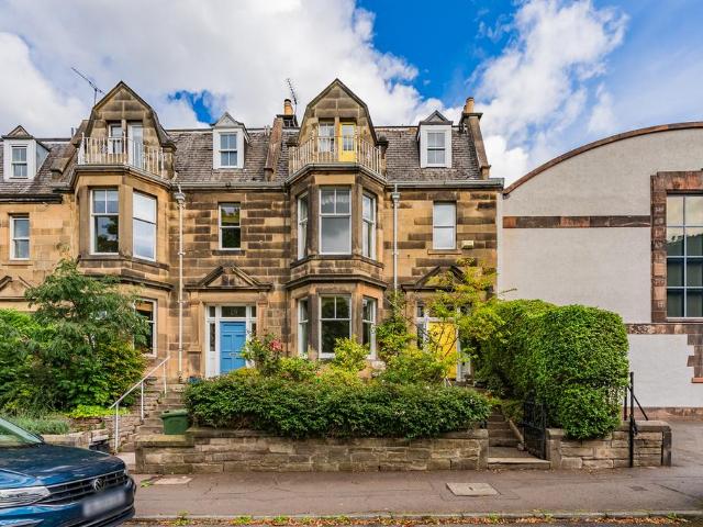 5 bedroom end of terrace house for sale