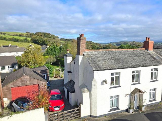 5 bedroom terraced house for sale