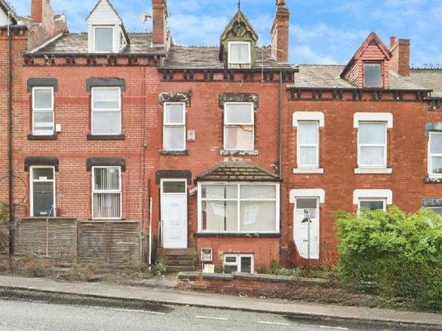 5 bedroom terraced house for sale