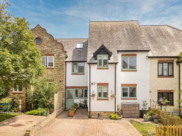 5 bedroom terraced house for sale
