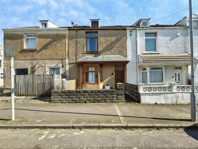 5 bedroom terraced house for sale