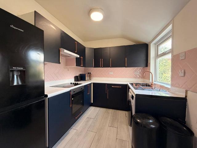 5 bedroom terraced house for sale