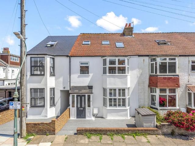 5 bedroom terraced house for sale