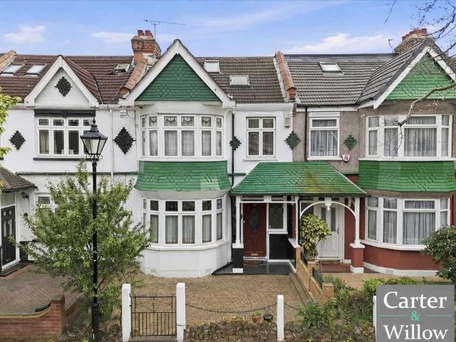 5 bedroom terraced house for sale