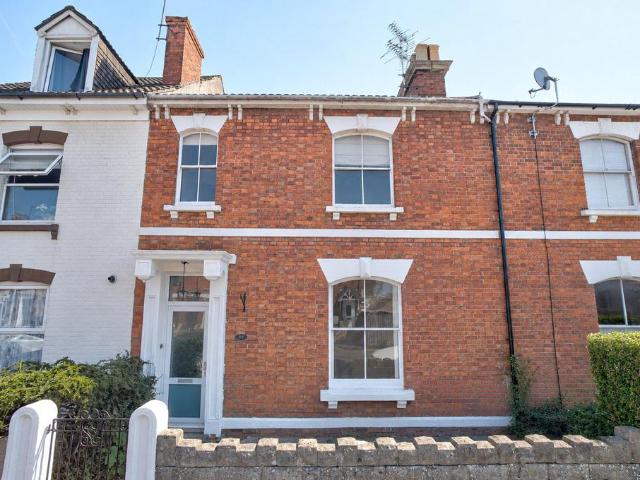 5 bedroom terraced house for sale