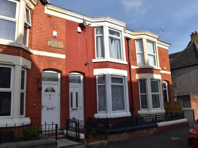 5 bedroom terraced house for sale