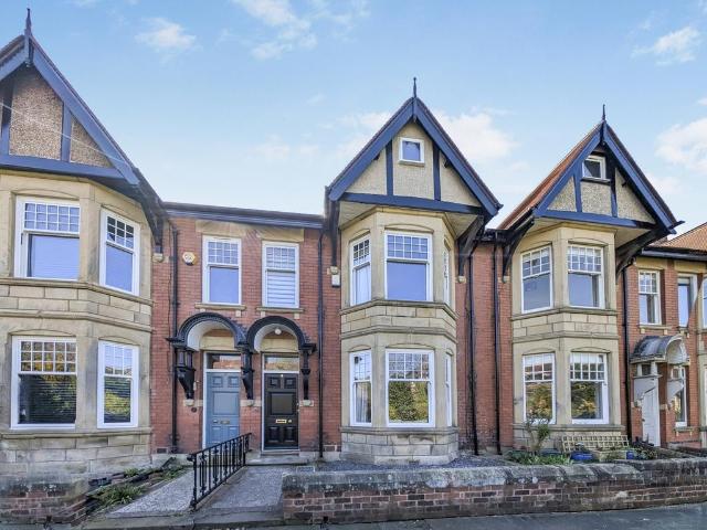 5 bedroom terraced house for sale