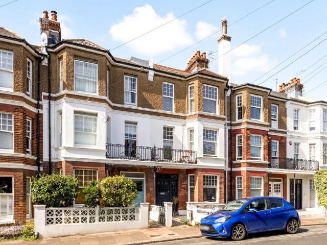 5 bedroom terraced house for sale