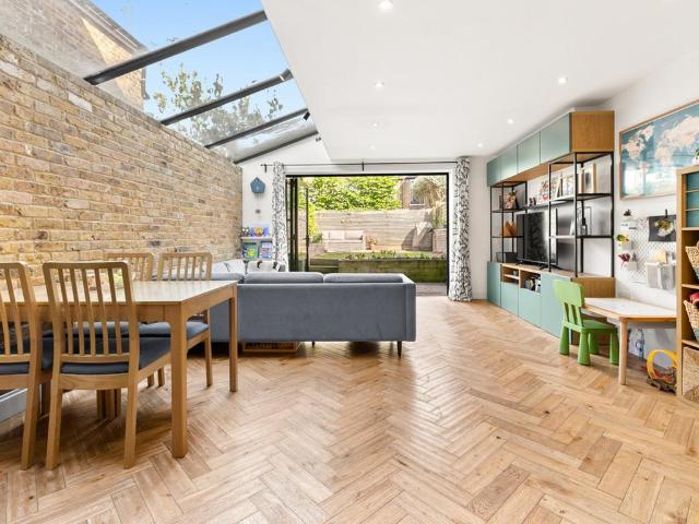 5 bedroom terraced house for sale