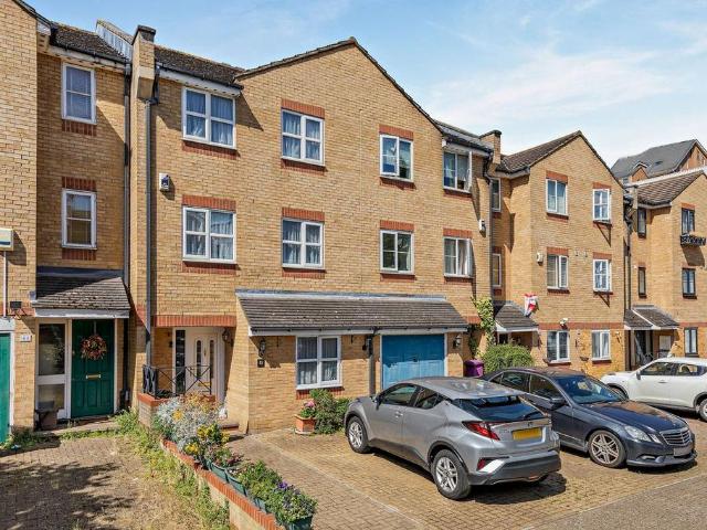 5 bedroom terraced house for sale