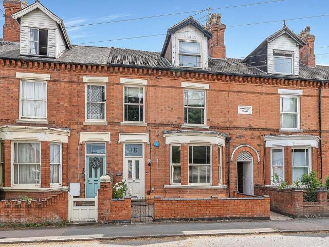 5 bedroom terraced house for sale