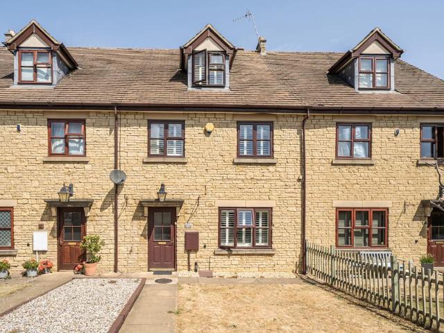 5 bedroom terraced house for sale