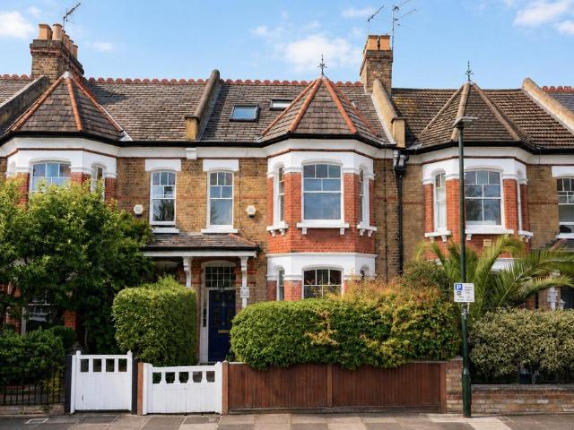 5 bedroom terraced house for sale