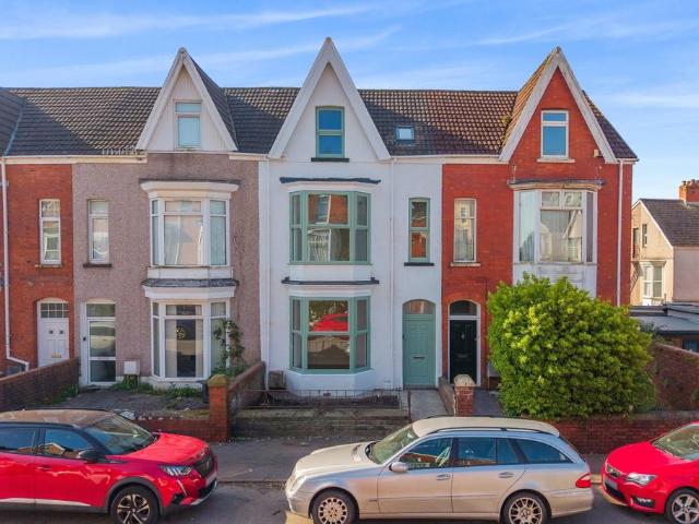 5 bedroom terraced house for sale