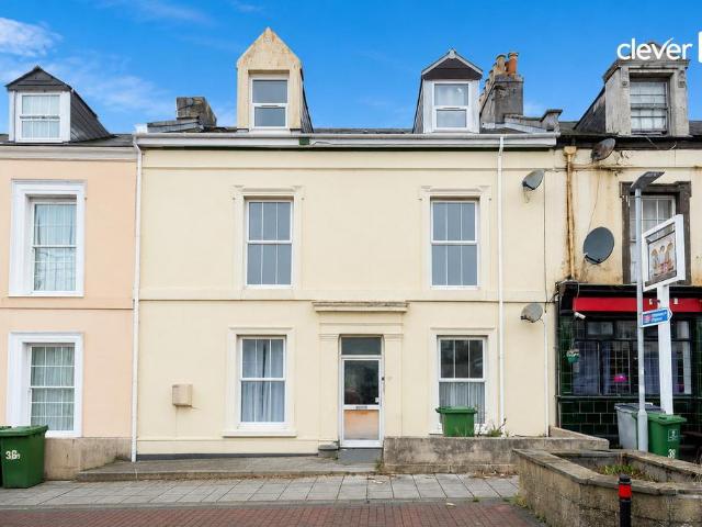 5 bedroom terraced house for sale