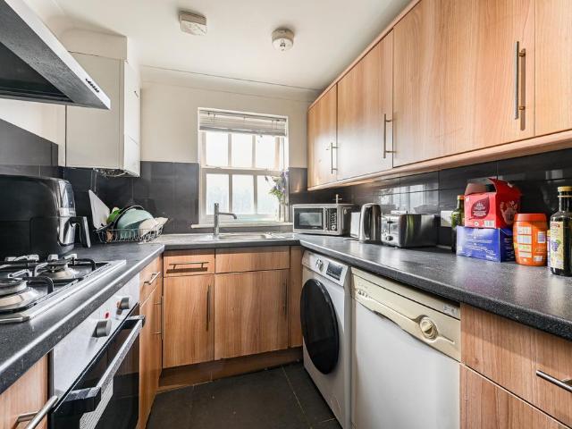 5 bedroom terraced house for sale