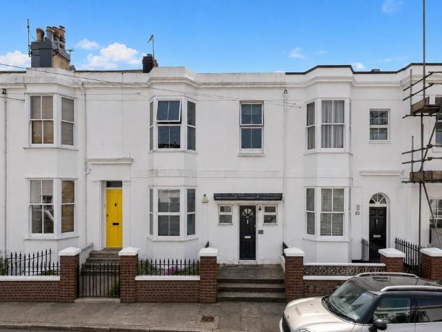 5 bedroom terraced house for sale