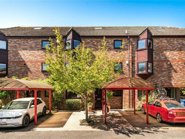5 bedroom terraced house for sale