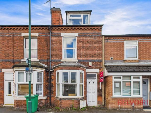 5 bedroom terraced house for sale