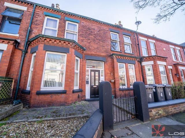 5 bedroom terraced house for sale