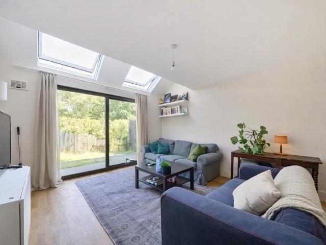 5 bedroom terraced house for sale
