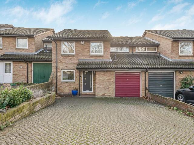 5 bedroom terraced house for sale