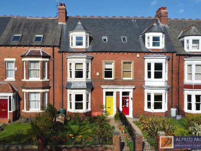 5 bedroom terraced house for sale