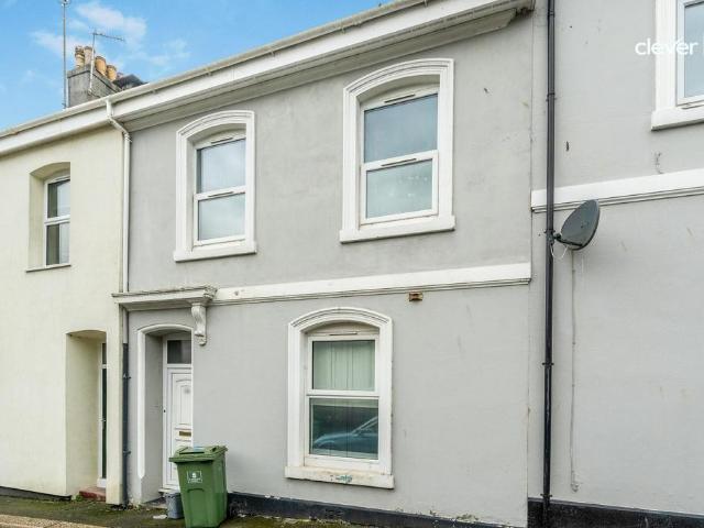 5 bedroom terraced house for sale