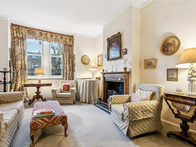 5 bedroom terraced house for sale