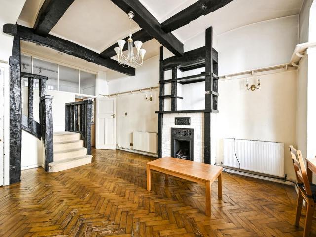 5 bedroom terraced house for sale