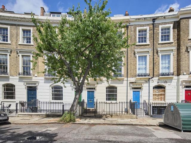 5 bedroom terraced house for sale
