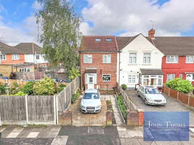 5 bedroom terraced house for sale