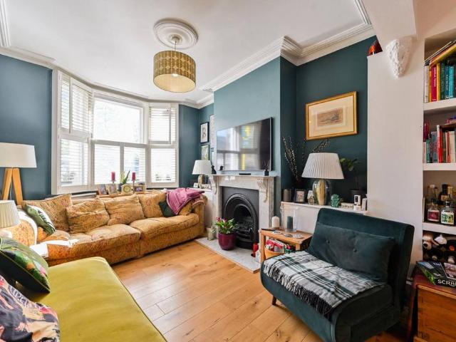 5 bedroom terraced house for sale