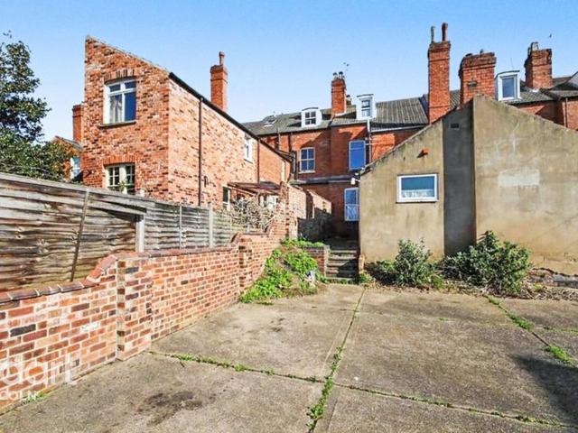 5 bedroom terraced house for sale
