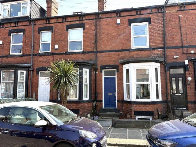 5 bedroom terraced house for sale