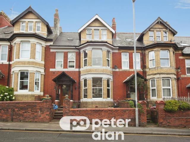 5 bedroom terraced house for sale