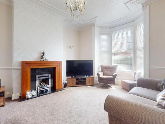 5 bedroom terraced house for sale