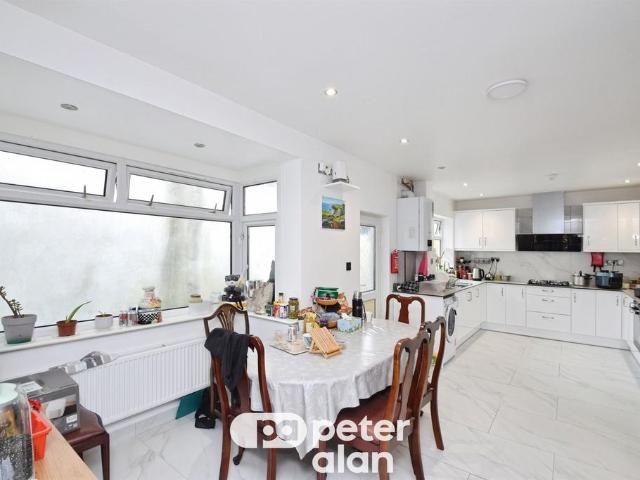 5 bedroom terraced house for sale