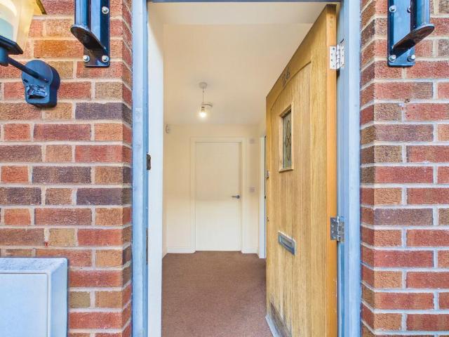 5 bedroom terraced house for sale