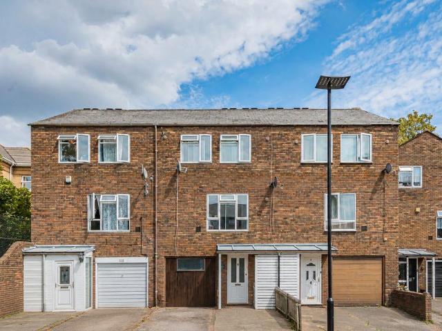 5 bedroom terraced house for sale