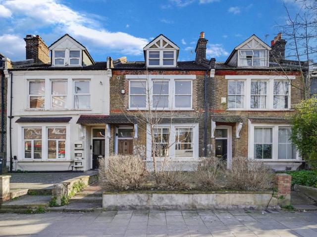 5 bedroom terraced house for sale