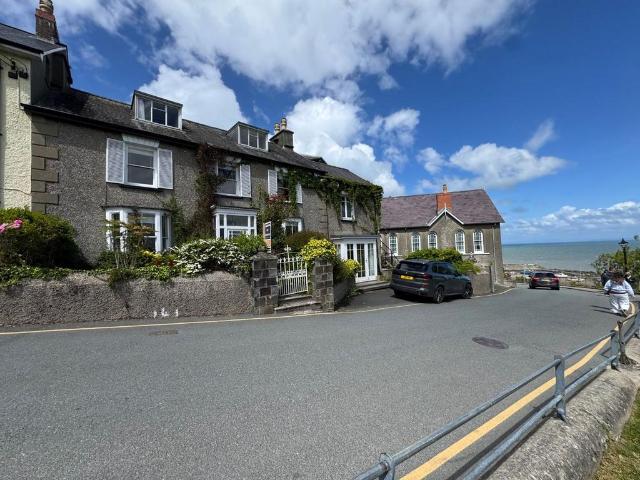 5 bedroom terraced house for sale