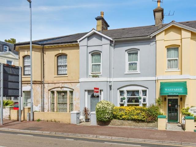 5 bedroom terraced house for sale