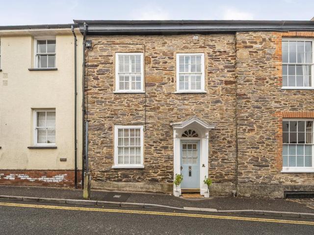 5 bedroom terraced house for sale