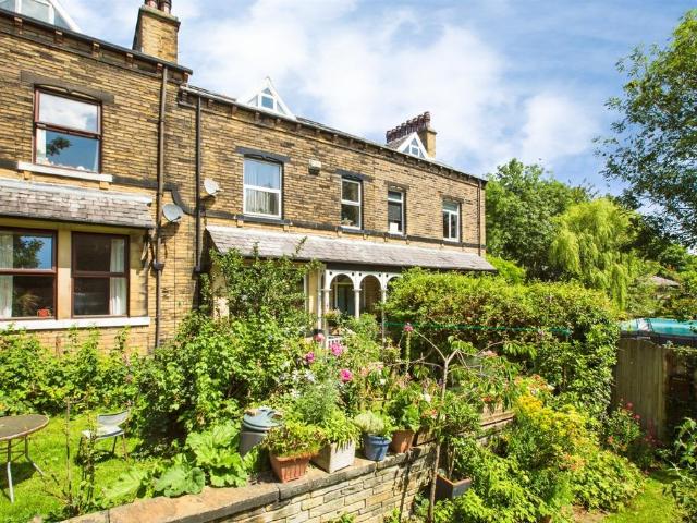 5 bedroom terraced house for sale
